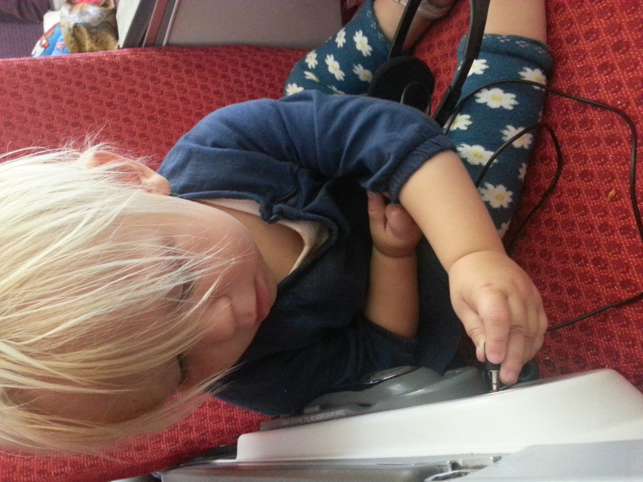 Travelling With a Toddler - Mothering in the Middle